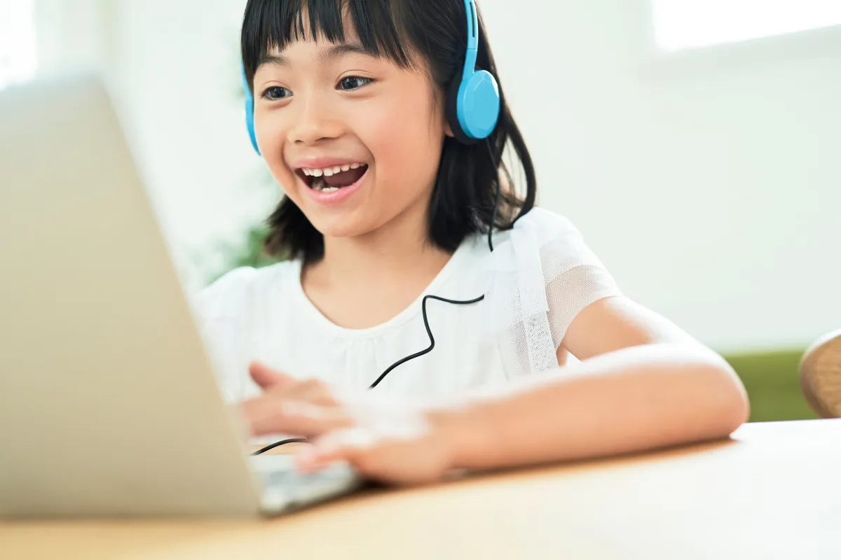 小学生英語学習におけるAI英会話のトレンドと今後の課題を探る - mama Jocee ニュース