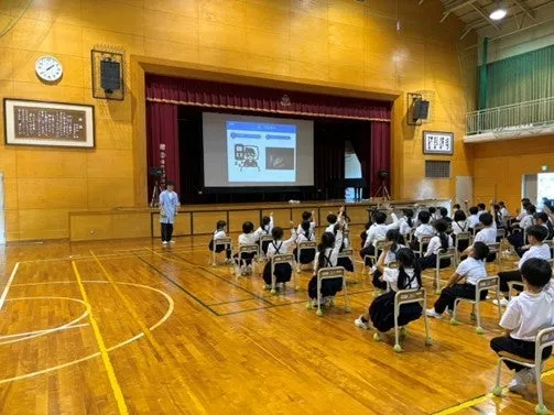 Zoffが福井県の小学校で目の健康を啓発する特別授業を実施 - mama Jocee ニュース